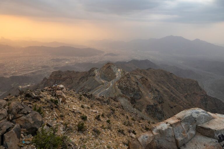 Travel to Al-Hada Mountain Saudi Arabia | The best choise